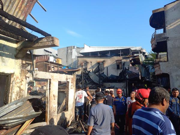 Kebakaran di Makassar Hanguskan 33 Rumah, Ini Penyebabnya! - KabarMakassar.com